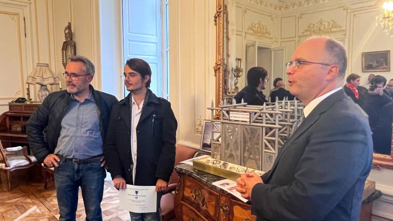 Portrait d'élève | 1er prix du civisme pour la jeunesse remis à Alexis ...